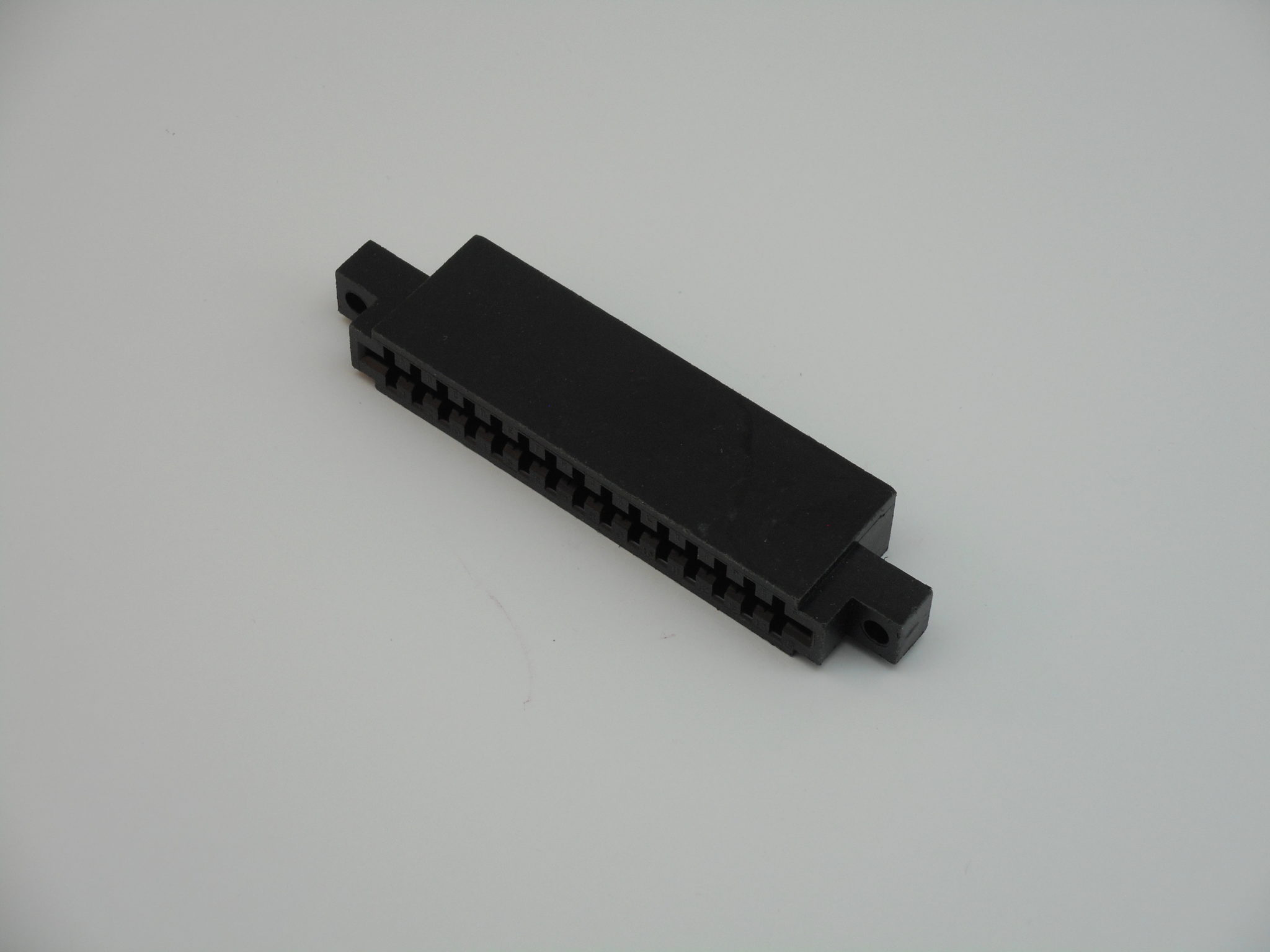 AMP Twin-Leaf 15/30 Crimp Pin PCB Edge Connector Housing W/Flange ...